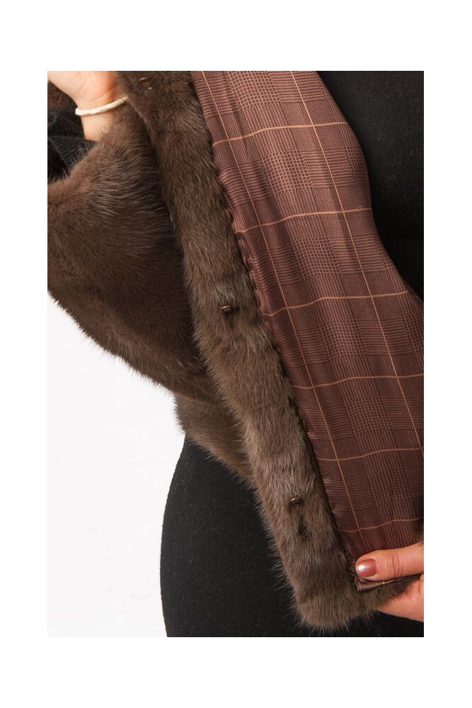 Giacca di pelliccia in parti di visone tinti marrone muschio